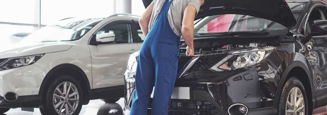 Benefits of Choosing the Right Service Center for Luxury Cars